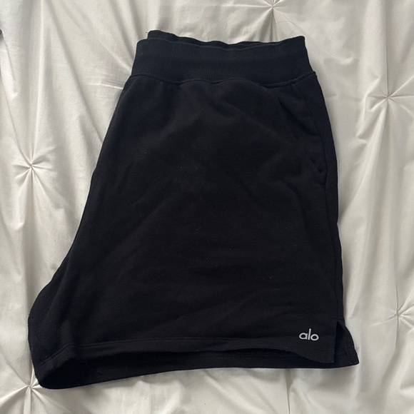 ALO Yoga | Shorts | Alo Low Key Sweat Short Black | Poshmark
